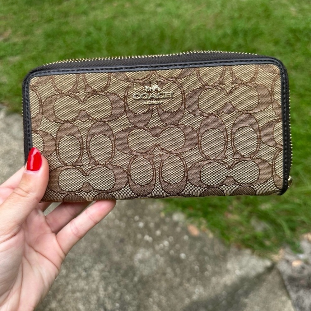 Coach Classic Monogram Leather And Canvas Wallet - Gem